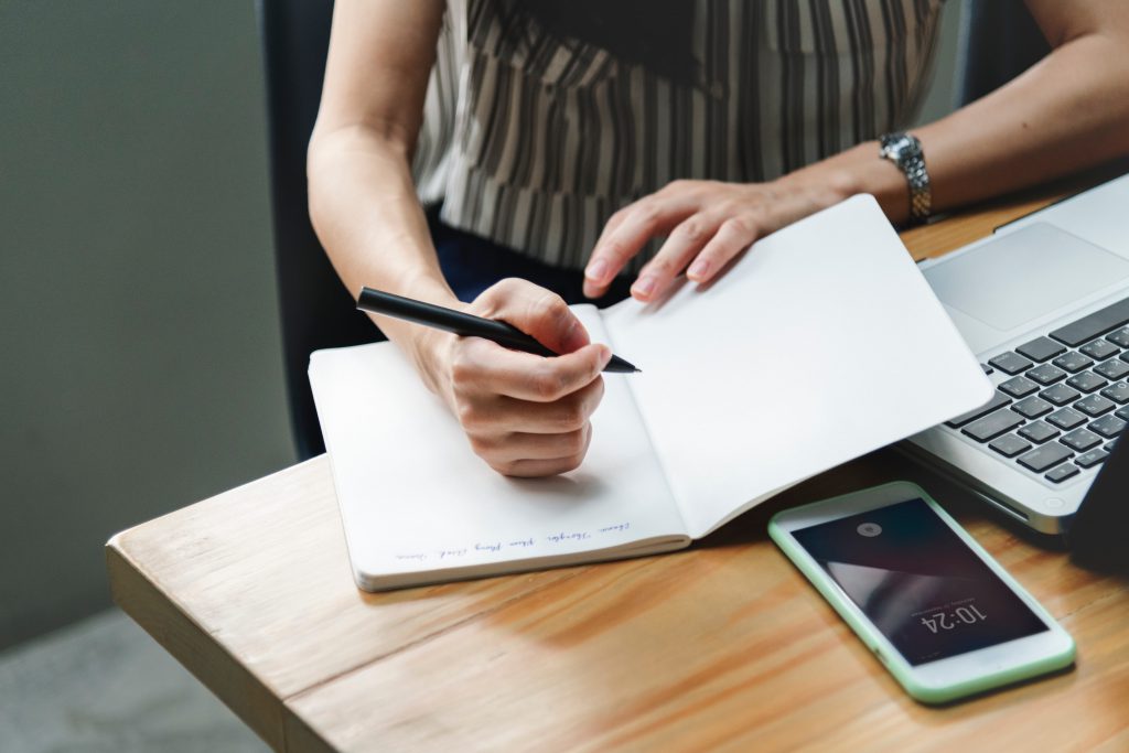 Quiero escribir un libro, ¿por dónde empiezo? - Bubok Quiero escribir un libro, ¿por dónde empiezo? - Bubok